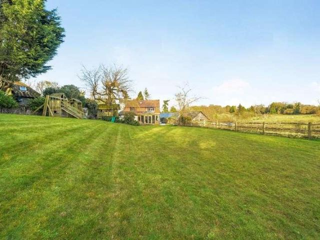 5 bed house for sale