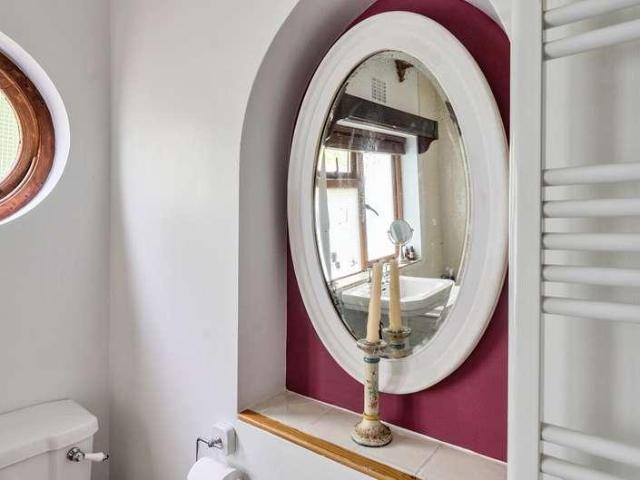 5 bed house for sale
