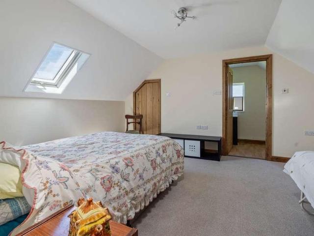 5 bed house for sale