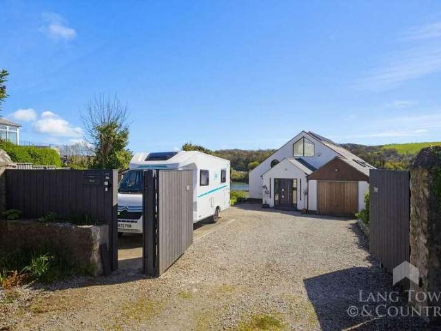 5 bed house for sale