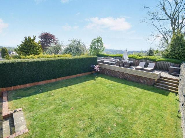 5 bed house for sale