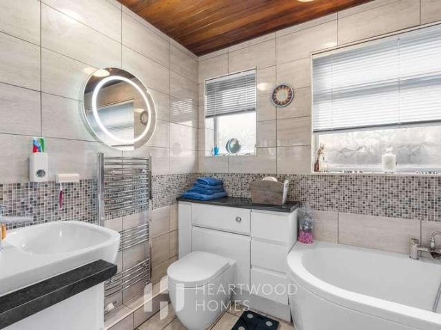 5 bed house for sale