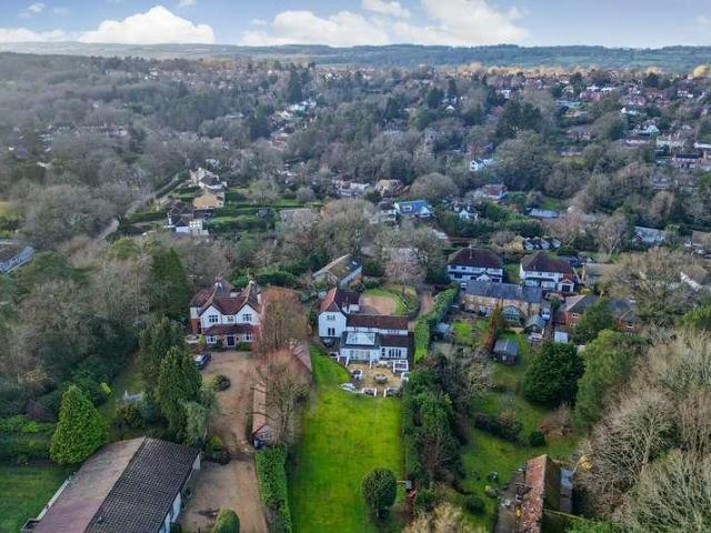 5 bed house for sale