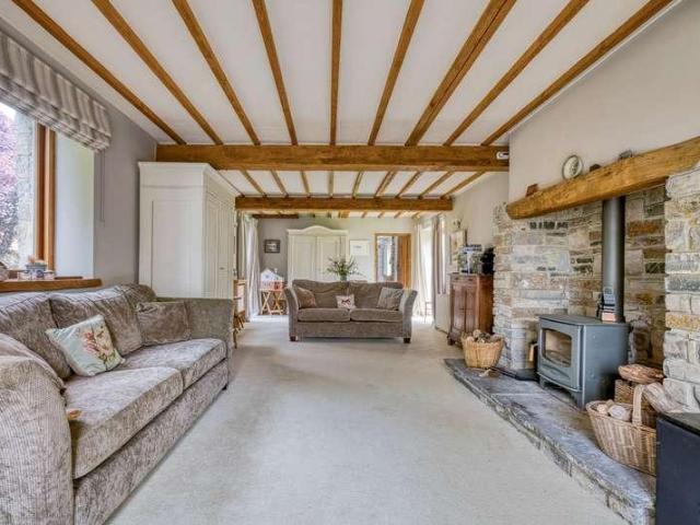 5 bed house for sale