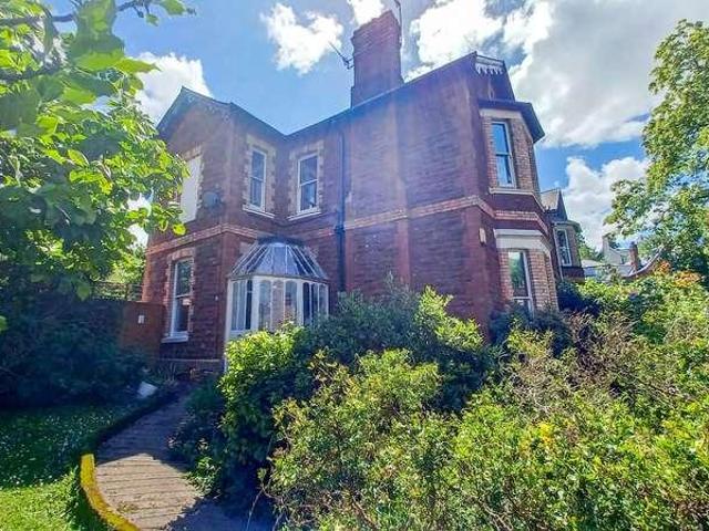 5 bed house for sale