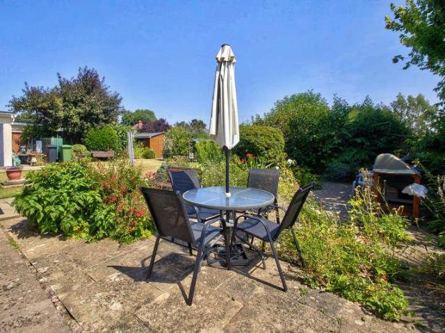 5 bed house for sale