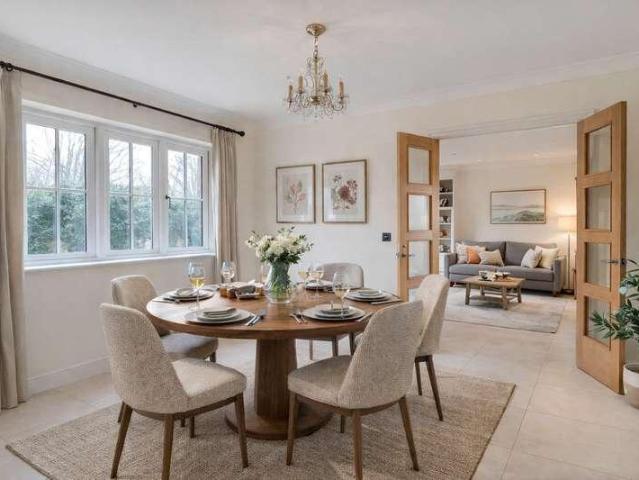 5 bed house for sale