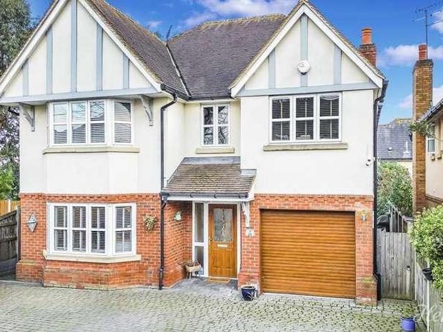 5 bed house for sale