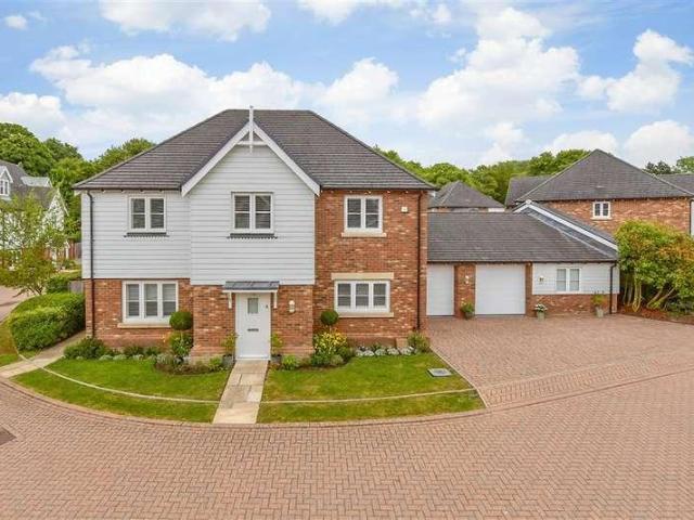 5 bed house for sale