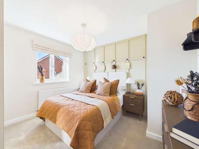 5 bed house for sale