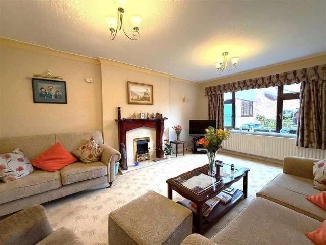 5 bed house for sale