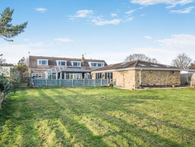 5 bed house for sale