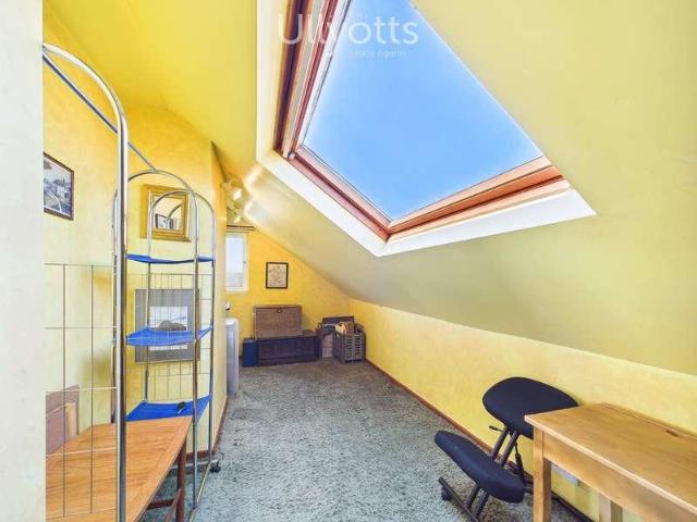 5 bed house for sale