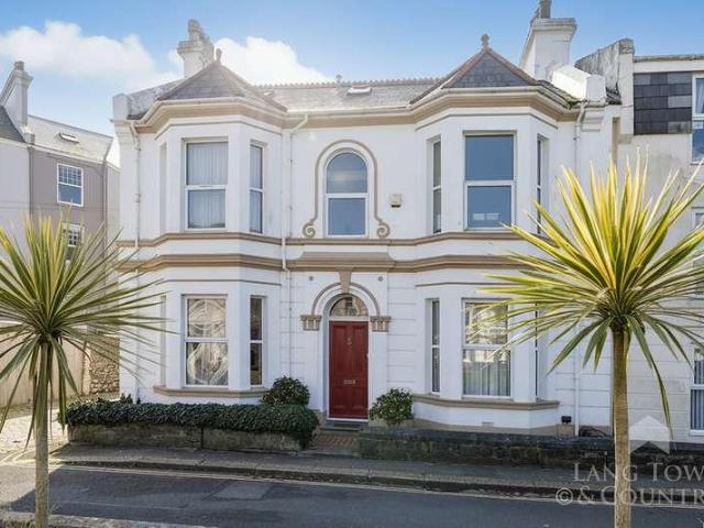 5 bed house for sale