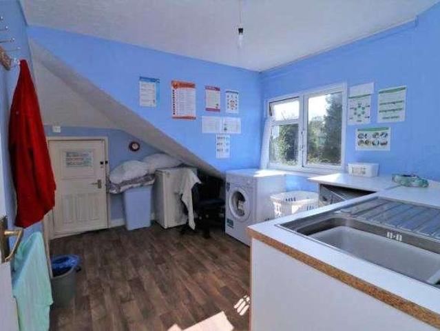 5 bed house for sale