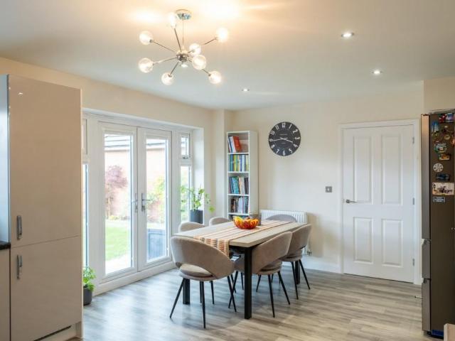 5 bed house for sale