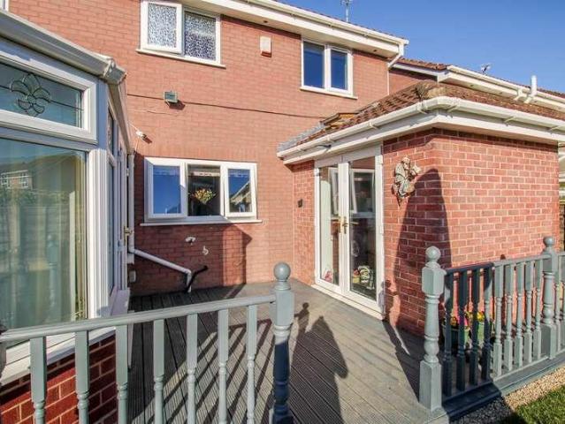 5 bed house for sale