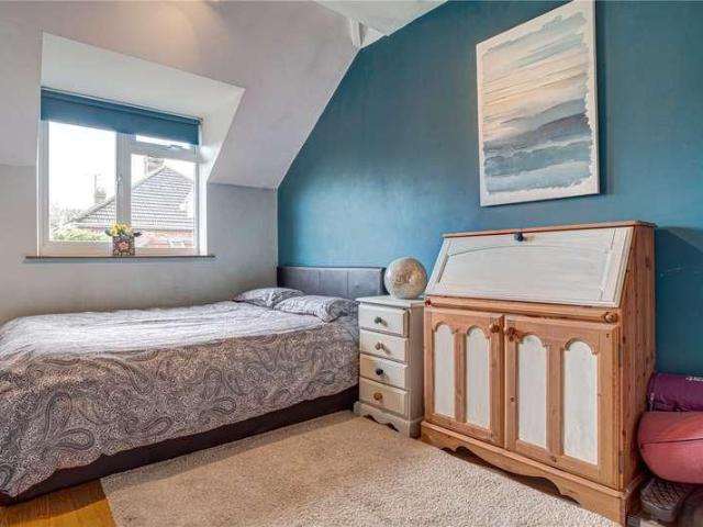 5 bed house for sale