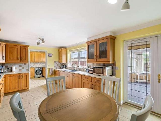 5 bed house for sale