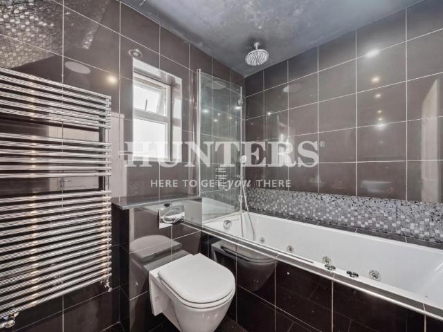 5 bed house for sale