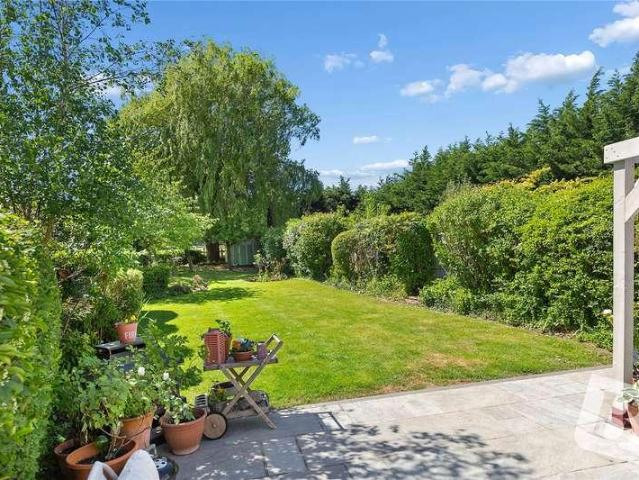 5 bed house for sale