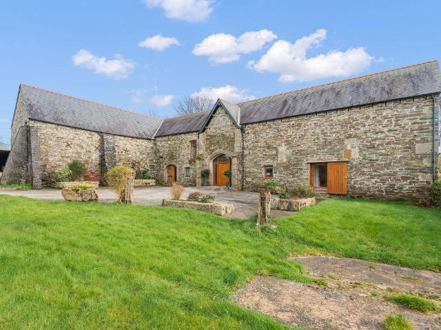 5 bed house for sale