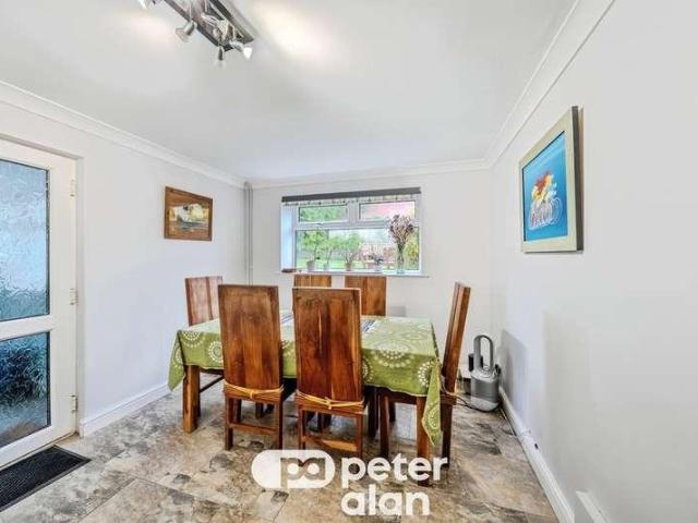 5 bed house for sale