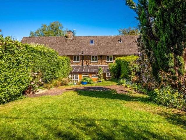 5 bed house for sale