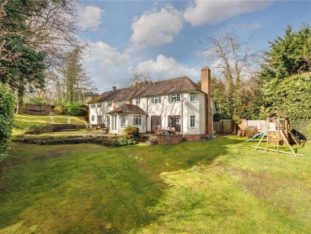5 bed house for sale