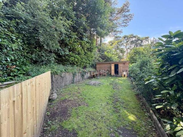 5 bed house for sale
