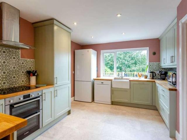 5 bed house for sale