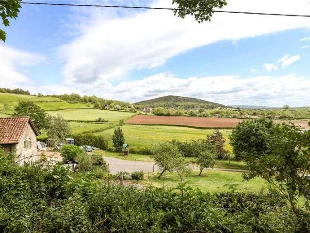 5 bed house for sale