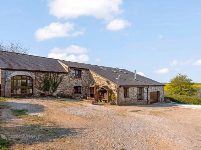 5 bed house for sale