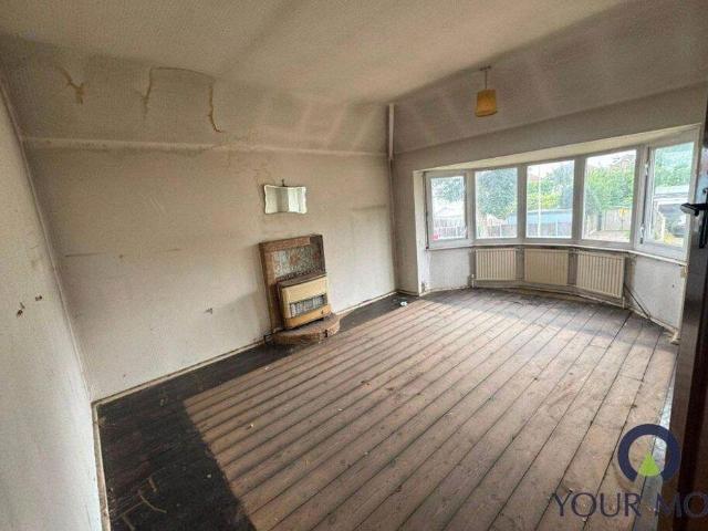 5 bed house for sale