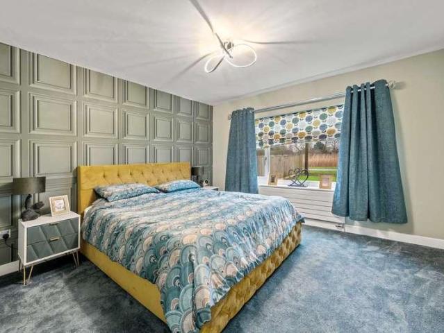5 bed house for sale