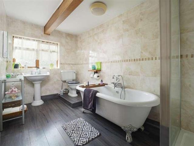 5 bed house for sale