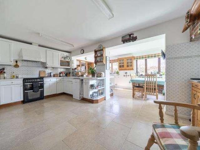 5 bed house for sale