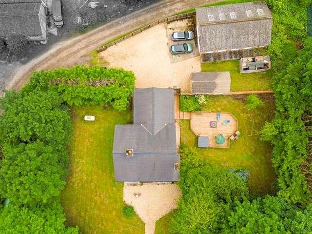 5 bed house for sale