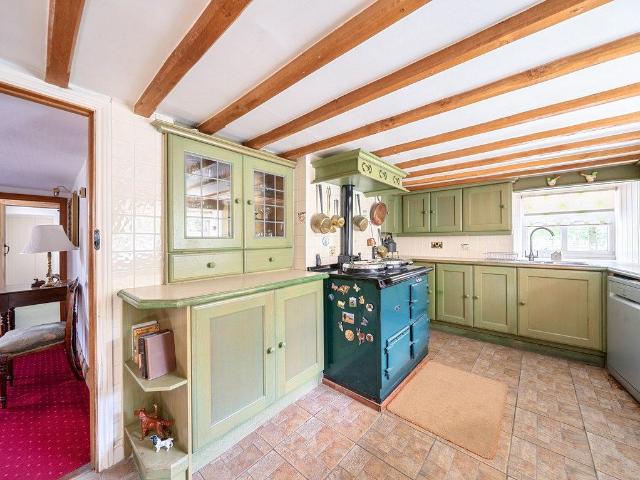 5 bed house for sale