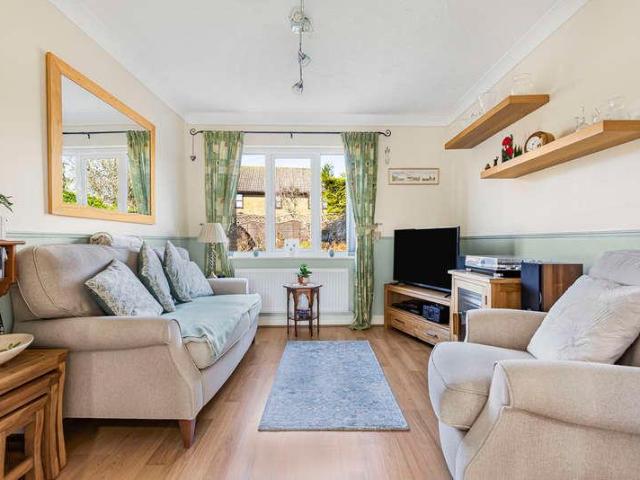5 bed house for sale