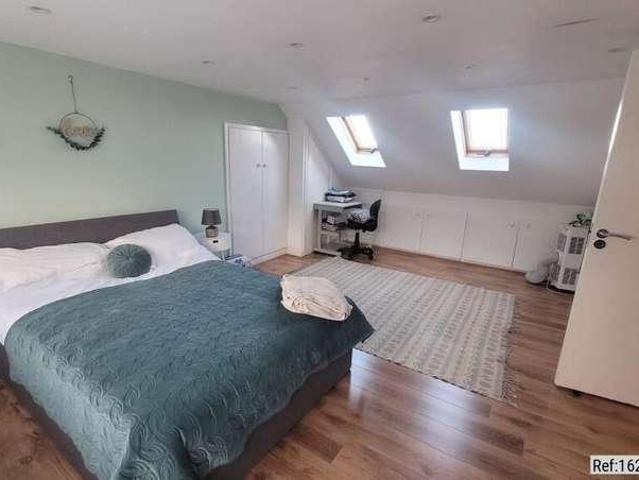5 bed house for sale