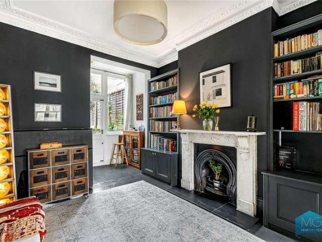 5 bed house for sale