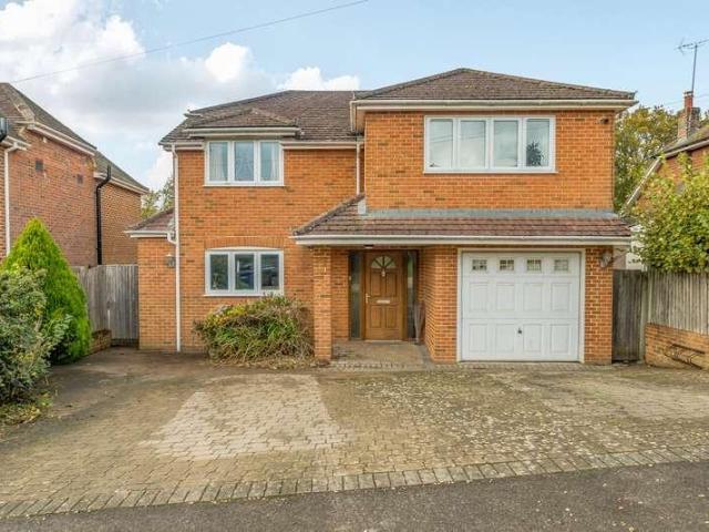 5 bed house for sale