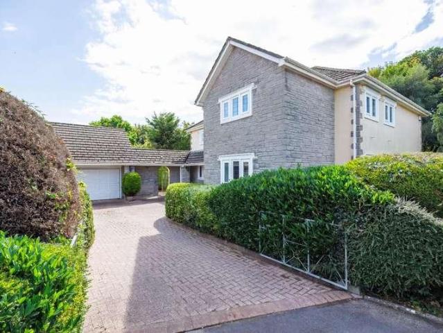 5 bed house for sale