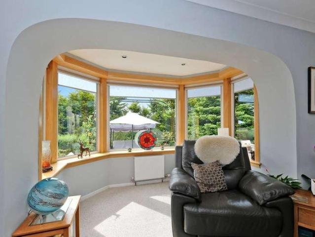 5 bed house for sale