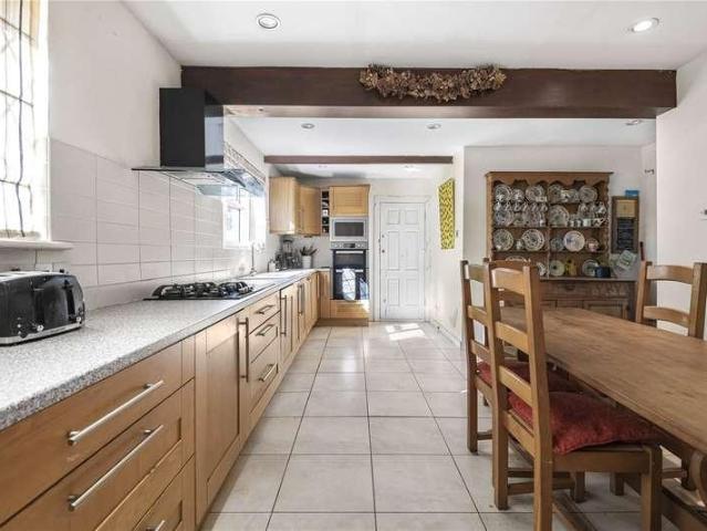 5 bed house for sale