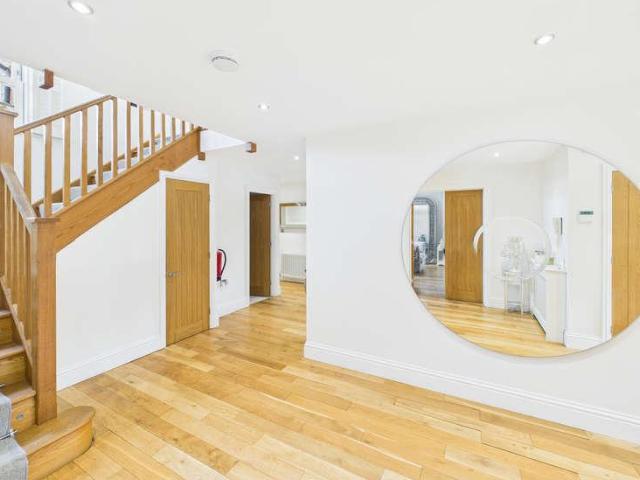 5 bed house for sale