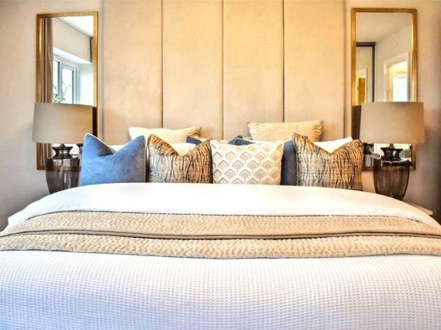 5 bed house for sale