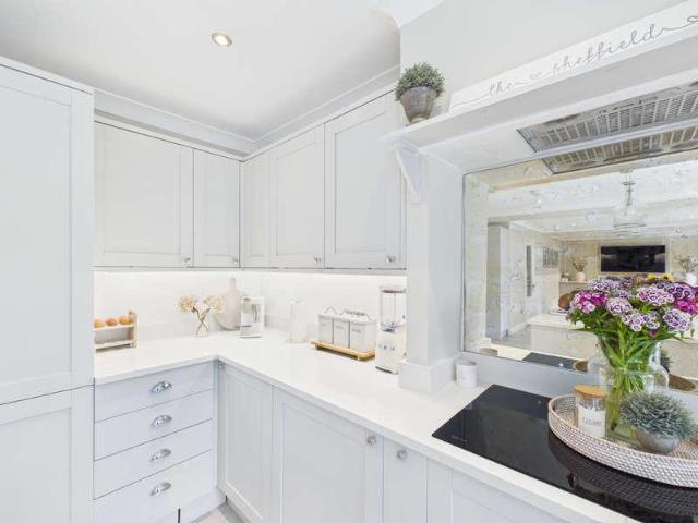 5 bed house for sale