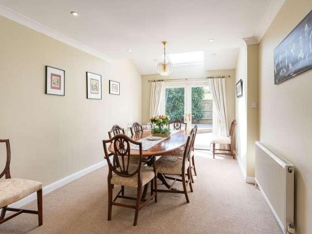 5 bed house for sale